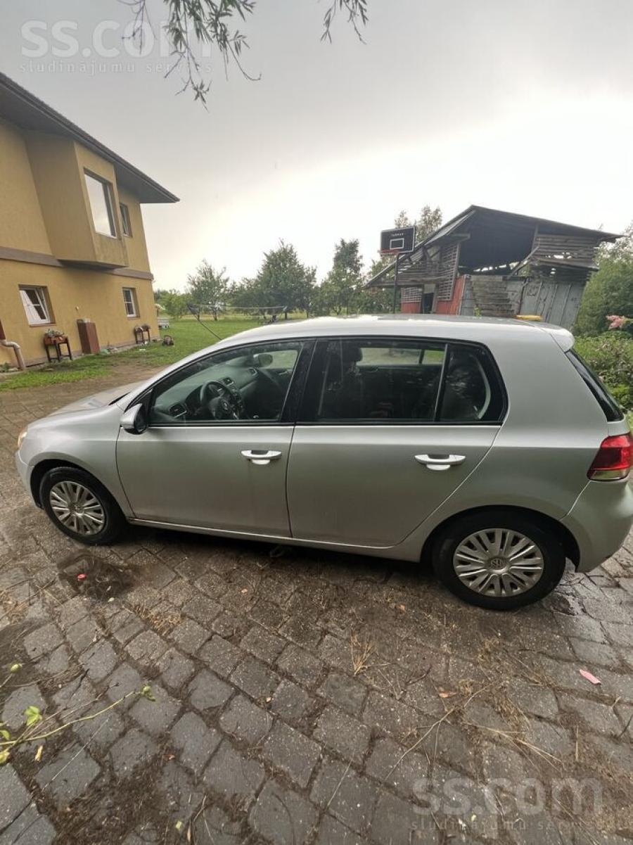 Pelēks Volkswagen Golf 2010 Rīga, ar dzinēja tilpumu 1.40 L un nobraukumu 236 tūkst. km par 2400 €, foto 5 vietnē AUTOMOTO.COM.LV