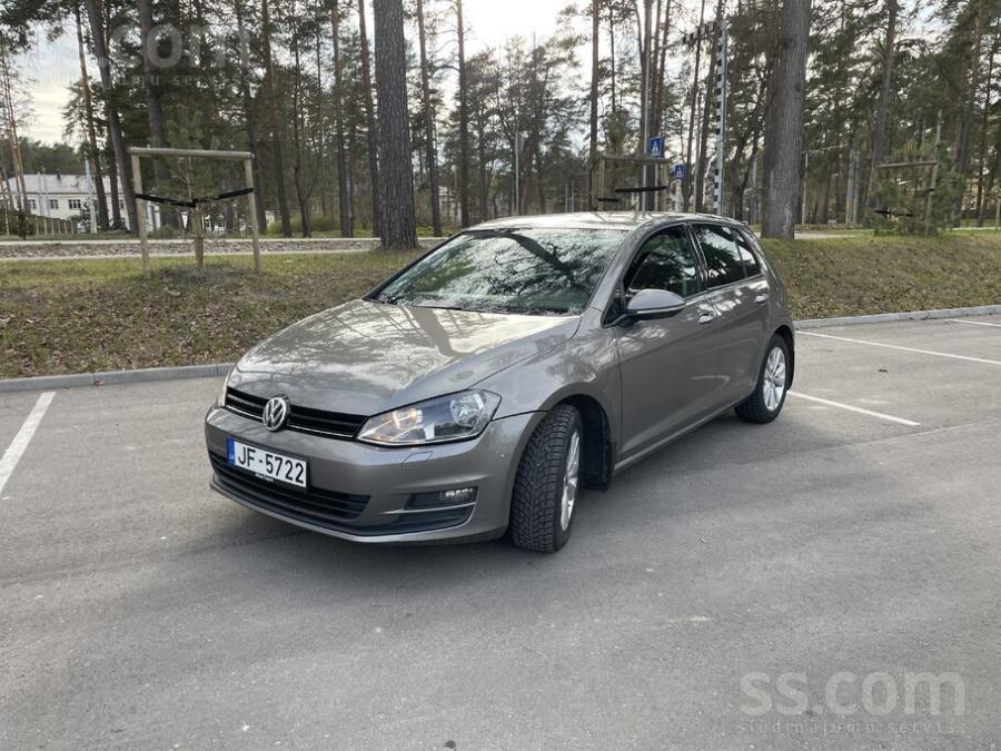 Grey Volkswagen Golf 2013 in Daugavpils, with an engine capacity of 1.60 L and mileage of 236 thousand km for 5000 €, photo 3 on AUTOMOTO.COM.LV