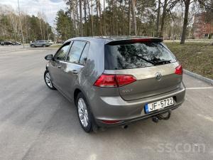 Grey Volkswagen Golf 2013 in Daugavpils, with an engine capacity of 1.60 L and mileage of 236 thousand km for 5000 €, photo 5 on AUTOMOTO.COM.LV