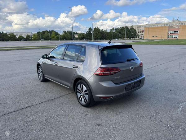 Pelēks Volkswagen Golf 2014 Kauņa, ar dzinēja tilpumu 0.00 L un nobraukumu 168 tūkst. km par 7260 €, foto 4 vietnē AUTOMOTO.COM.LV
