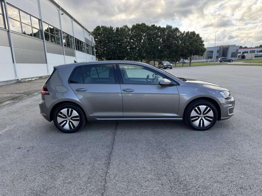 Grey Volkswagen Golf 2014 in Kaunas, with an engine capacity of 0.00 L and mileage of 168 thousand km for 7260 €, photo 8 on AUTOMOTO.COM.LV