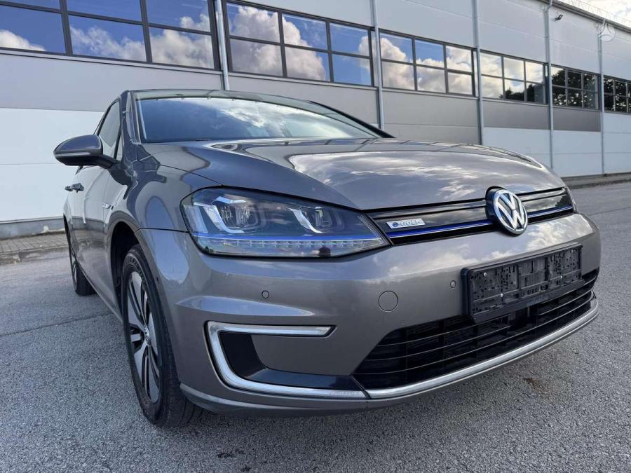 Grey Volkswagen Golf 2014 in Kaunas, with an engine capacity of 0.00 L and mileage of 168 thousand km for 7260 €, photo 10 on AUTOMOTO.COM.LV