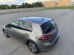 Grey Volkswagen Golf 2014 in Kaunas, with an engine capacity of 0.00 L and mileage of 168 thousand km for 7260 €, photo 17 on AUTOMOTO.COM.LV
