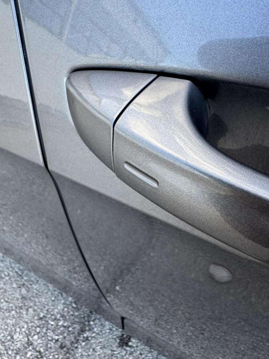 Grey Volkswagen Golf 2014 in Kaunas, with an engine capacity of 0.00 L and mileage of 168 thousand km for 7260 €, photo 20 on AUTOMOTO.COM.LV