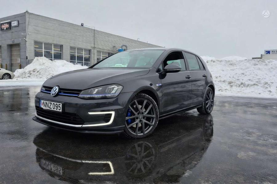Pelēks Volkswagen Golf 2015 Viļņa, ar dzinēja tilpumu 1.40 L un nobraukumu 250 tūkst. km par 9499 €, foto 3 vietnē AUTOMOTO.COM.LV