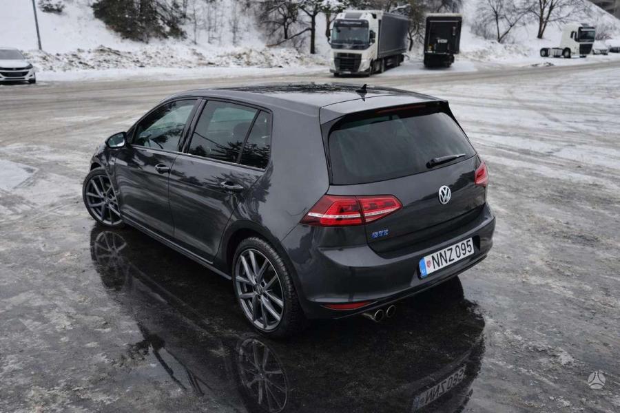 Pelēks Volkswagen Golf 2015 Viļņa, ar dzinēja tilpumu 1.40 L un nobraukumu 250 tūkst. km par 9499 €, foto 4 vietnē AUTOMOTO.COM.LV