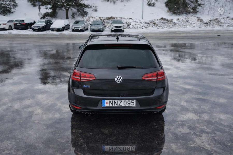 Pelēks Volkswagen Golf 2015 Viļņa, ar dzinēja tilpumu 1.40 L un nobraukumu 250 tūkst. km par 9499 €, foto 5 vietnē AUTOMOTO.COM.LV