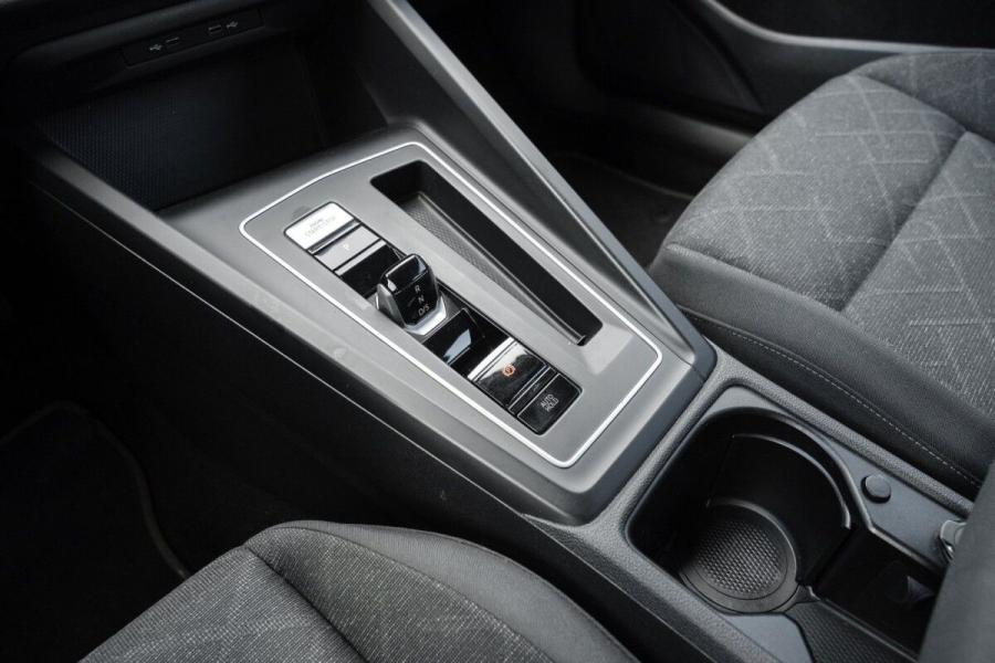 Pelēks Volkswagen Golf 2021 Rīga, ar dzinēja tilpumu 1.50 L un nobraukumu 166 tūkst. km par 13750 €, foto 15 vietnē AUTOMOTO.COM.LV