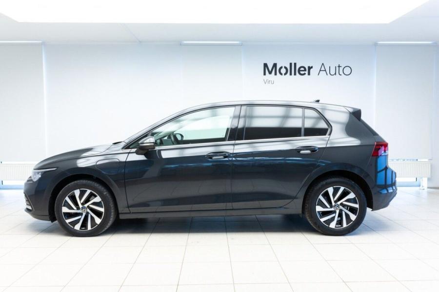 Pelēks Volkswagen Golf 2022 Jehvi, ar dzinēja tilpumu 1.40 L un nobraukumu 150 tūkst. km par 21650 €, foto 6 vietnē AUTOMOTO.COM.LV