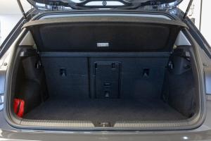 Pelēks Volkswagen Golf 2022 Jehvi, ar dzinēja tilpumu 1.40 L un nobraukumu 150 tūkst. km par 21650 €, foto 11 vietnē AUTOMOTO.COM.LV