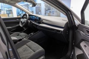 Pelēks Volkswagen Golf 2022 Jehvi, ar dzinēja tilpumu 1.40 L un nobraukumu 150 tūkst. km par 21650 €, foto 12 vietnē AUTOMOTO.COM.LV