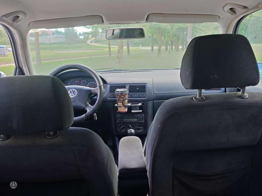 Grey Volkswagen Golf 1999 in Panevezys, with an engine capacity of 1.90 L and mileage of 249 thousand km for 750 €, photo 6 on AUTOMOTO.COM.LV