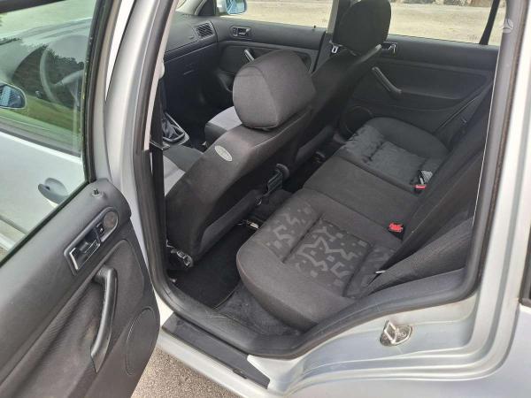 Grey Volkswagen Golf 1999 in Panevezys, with an engine capacity of 1.90 L and mileage of 303 thousand km for 2100 €, photo 7 on AUTOMOTO.COM.LV