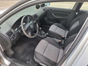 Grey Volkswagen Golf 1999 in Panevezys, with an engine capacity of 1.90 L and mileage of 303 thousand km for 2100 €, photo 8 on AUTOMOTO.COM.LV