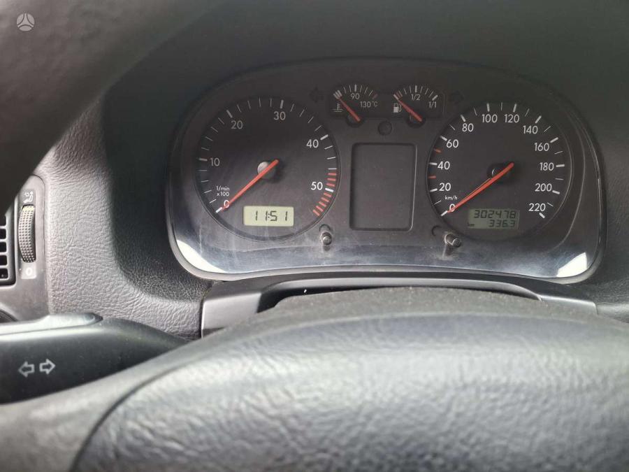 Grey Volkswagen Golf 1999 in Panevezys, with an engine capacity of 1.90 L and mileage of 303 thousand km for 2100 €, photo 9 on AUTOMOTO.COM.LV