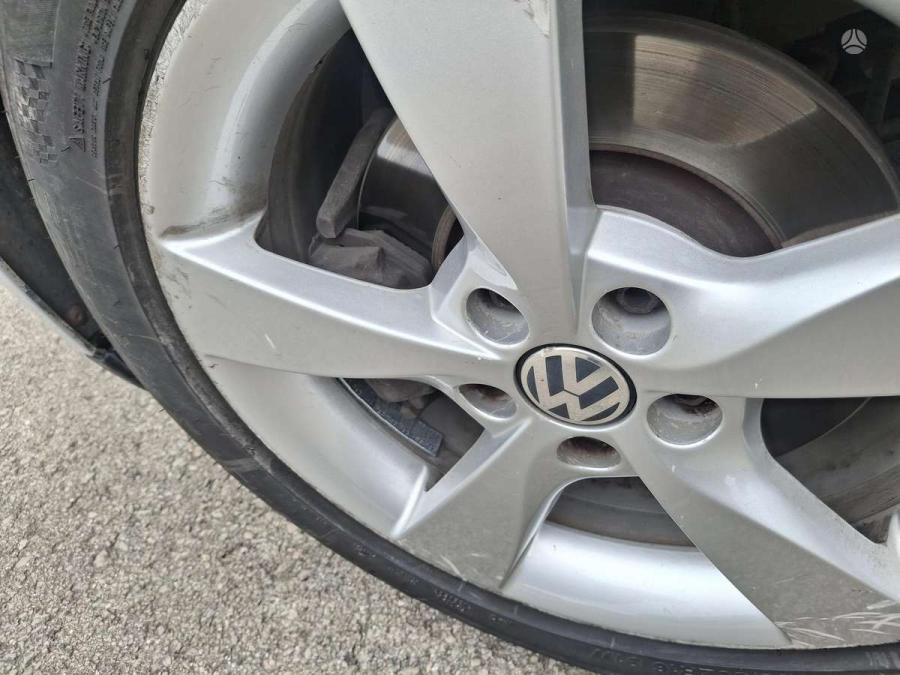 Grey Volkswagen Golf 1999 in Panevezys, with an engine capacity of 1.90 L and mileage of 303 thousand km for 2100 €, photo 12 on AUTOMOTO.COM.LV