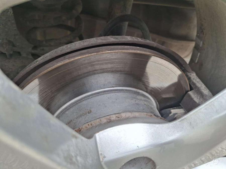 Grey Volkswagen Golf 1999 in Panevezys, with an engine capacity of 1.90 L and mileage of 303 thousand km for 2100 €, photo 14 on AUTOMOTO.COM.LV