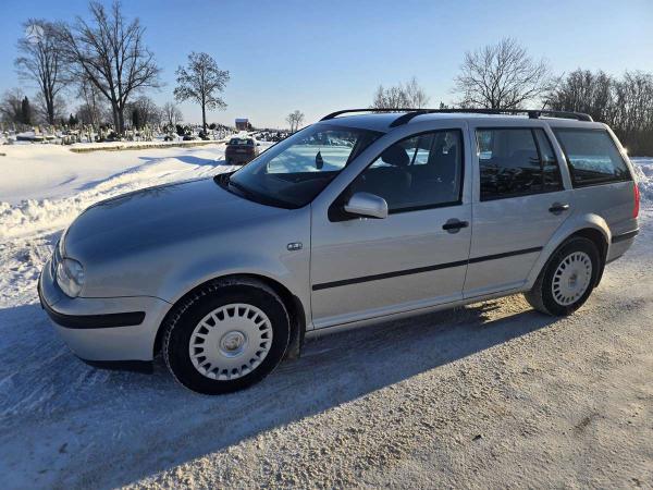 Grey Volkswagen Golf 2000 in Raseiniai, with an engine capacity of 1.40 L and mileage of 235 thousand km for 950 €, photo 1 on AUTOMOTO.COM.LV