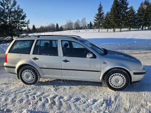 Grey Volkswagen Golf 2000 in Raseiniai, with an engine capacity of 1.40 L and mileage of 235 thousand km for 950 €, photo 6 on AUTOMOTO.COM.LV