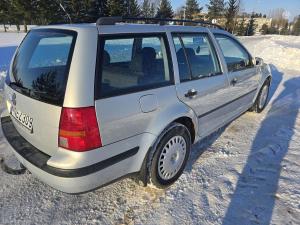 Grey Volkswagen Golf 2000 in Raseiniai, with an engine capacity of 1.40 L and mileage of 235 thousand km for 950 €, photo 7 on AUTOMOTO.COM.LV
