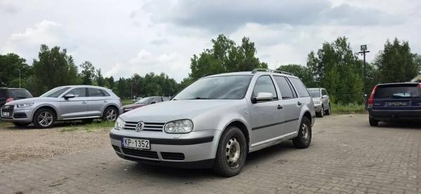 Grey Volkswagen Golf 2000 in Valmiera, with an engine capacity of 1.60 L and mileage of 277 thousand km for 500 €, photo 6 on AUTOMOTO.COM.LV