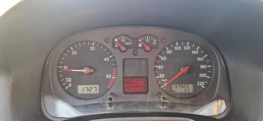 Grey Volkswagen Golf 2000 in Daugavpils, with an engine capacity of 1.90 L and mileage of 379 thousand km for 1050 €, photo 11 on AUTOMOTO.COM.LV