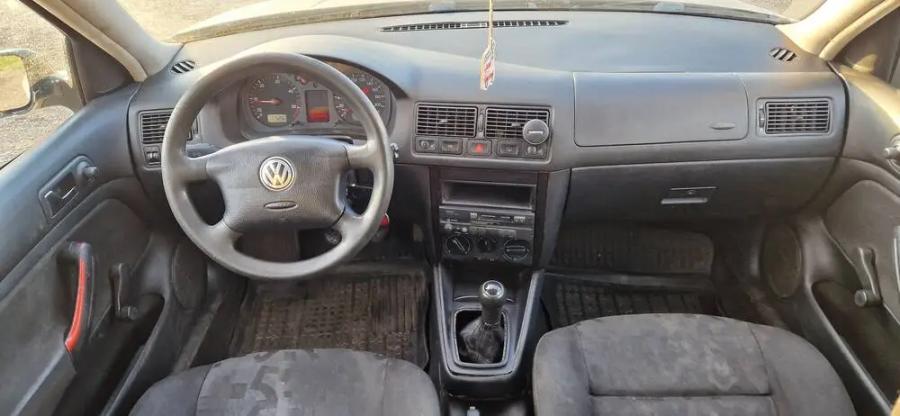 Grey Volkswagen Golf 2000 in Daugavpils, with an engine capacity of 1.90 L and mileage of 379 thousand km for 1050 €, photo 12 on AUTOMOTO.COM.LV