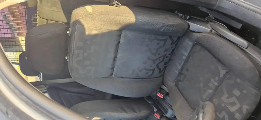 Grey Volkswagen Golf 2000 in Daugavpils, with an engine capacity of 1.90 L and mileage of 379 thousand km for 1050 €, photo 18 on AUTOMOTO.COM.LV