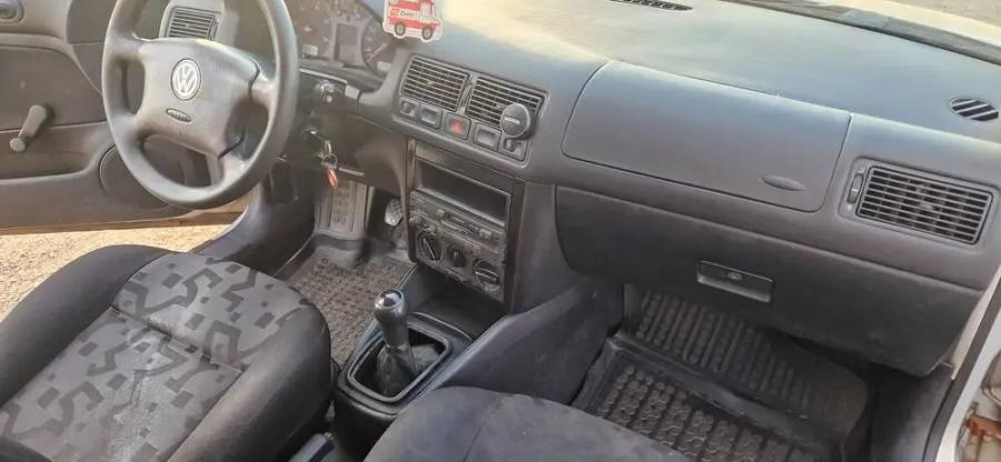 Grey Volkswagen Golf 2000 in Daugavpils, with an engine capacity of 1.90 L and mileage of 379 thousand km for 1050 €, photo 19 on AUTOMOTO.COM.LV