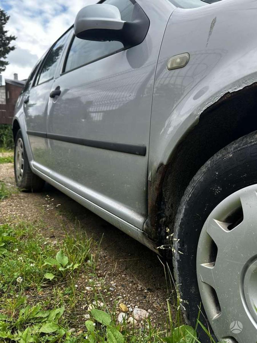 Grey Volkswagen Golf 2000 in Vilnius, with an engine capacity of 1.90 L and mileage of 372 thousand km for 390 €, photo 5 on AUTOMOTO.COM.LV