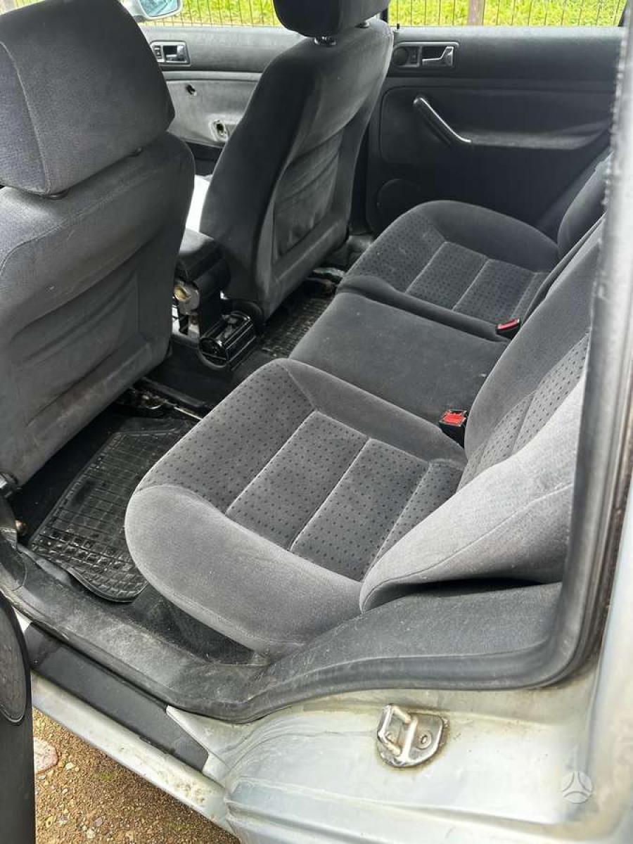 Grey Volkswagen Golf 2000 in Vilnius, with an engine capacity of 1.90 L and mileage of 372 thousand km for 390 €, photo 8 on AUTOMOTO.COM.LV