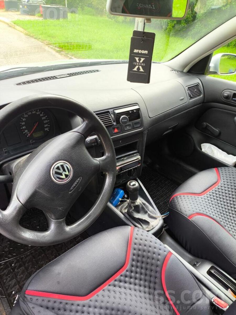 Pelēks Volkswagen Golf 2000 Preiļi, ar dzinēja tilpumu 1.60 L un nobraukumu 355 tūkst. km par 1250 €, foto 7 vietnē AUTOMOTO.COM.LV