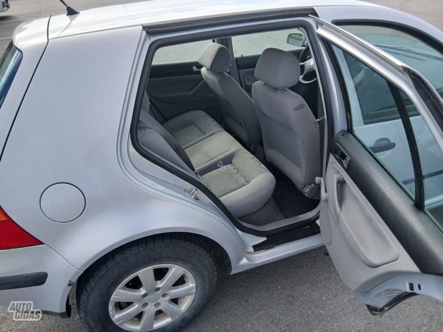 Grey Volkswagen Golf 2000 in Kaunas, with an engine capacity of 1.60 L and mileage of 181 thousand km for 1200 €, photo 8 on AUTOMOTO.COM.LV