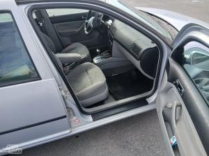 Grey Volkswagen Golf 2000 in Kaunas, with an engine capacity of 1.60 L and mileage of 181 thousand km for 1200 €, photo 10 on AUTOMOTO.COM.LV