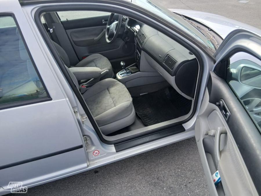 Grey Volkswagen Golf 2000 in Kaunas, with an engine capacity of 1.60 L and mileage of 181 thousand km for 1200 €, photo 10 on AUTOMOTO.COM.LV