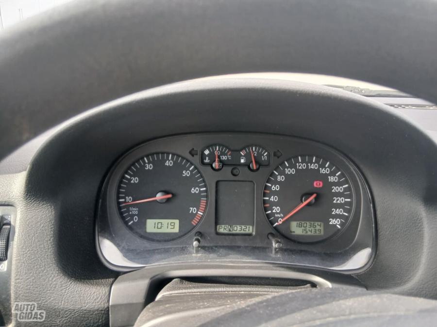 Grey Volkswagen Golf 2000 in Kaunas, with an engine capacity of 1.60 L and mileage of 181 thousand km for 1200 €, photo 15 on AUTOMOTO.COM.LV