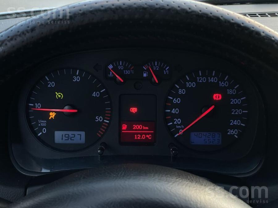 Pelēks Volkswagen Golf 2000 Ogre, ar dzinēja tilpumu 1.90 L un nobraukumu 404 tūkst. km par 1600 €, foto 10 vietnē AUTOMOTO.COM.LV