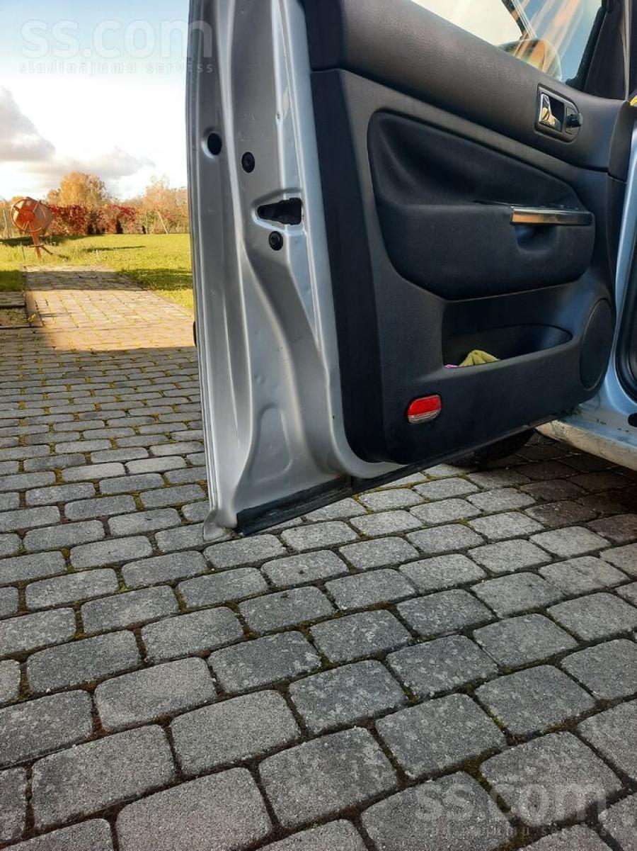 Pelēks Volkswagen Golf 2000 Rēzekne, ar dzinēja tilpumu 1.90 L un nobraukumu 298 tūkst. km par 1100 €, foto 8 vietnē AUTOMOTO.COM.LV