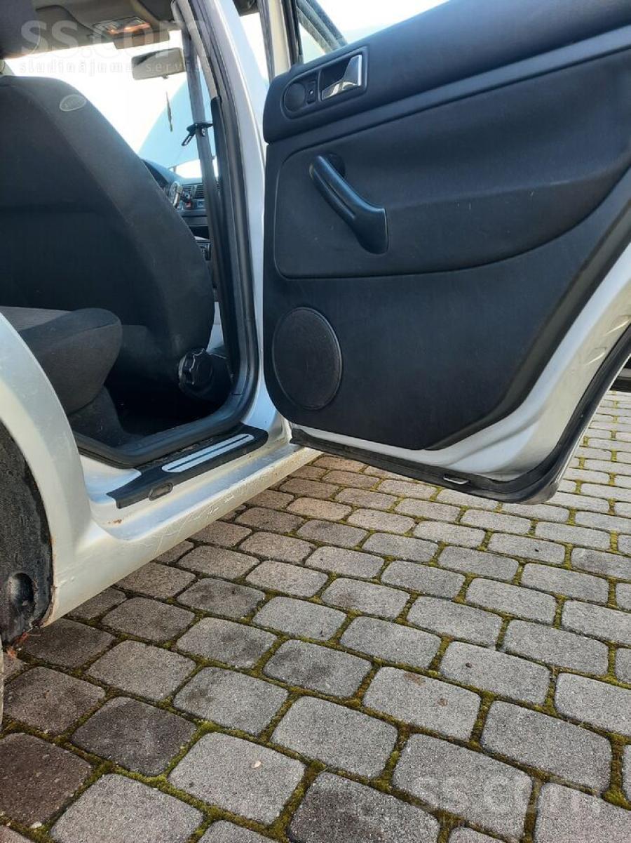 Pelēks Volkswagen Golf 2000 Rēzekne, ar dzinēja tilpumu 1.90 L un nobraukumu 298 tūkst. km par 1100 €, foto 10 vietnē AUTOMOTO.COM.LV