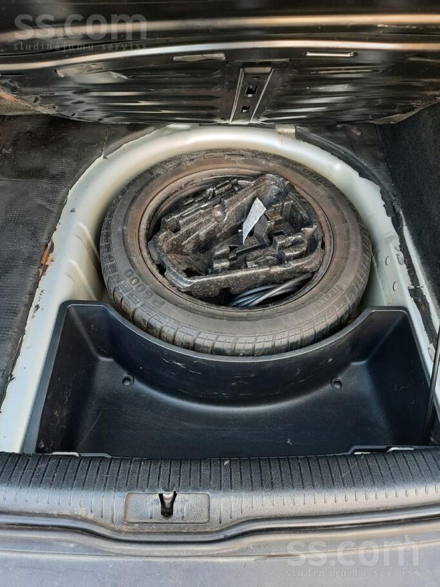 Pelēks Volkswagen Golf 2000 Rēzekne, ar dzinēja tilpumu 1.90 L un nobraukumu 298 tūkst. km par 1100 €, foto 12 vietnē AUTOMOTO.COM.LV