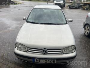 Серый Фольксваген Гольф 2000 в Рига, объемом двигателя 1.60 л и пробегом 196 тыс. км за 2000 €, фото 5 на AUTOMOTO.COM.LV