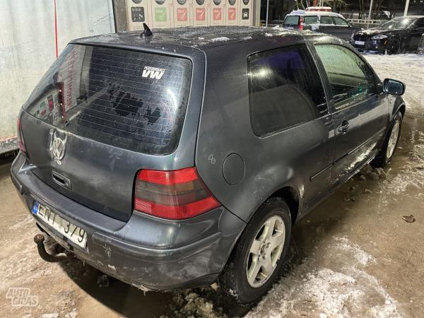 Pelēks Volkswagen Golf 2001 Jonava, ar dzinēja tilpumu 1.90 L un nobraukumu 489 tūkst. km par 600 €, foto 3 vietnē AUTOMOTO.COM.LV