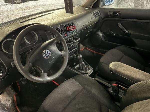 Pelēks Volkswagen Golf 2001 Jonava, ar dzinēja tilpumu 1.90 L un nobraukumu 489 tūkst. km par 600 €, foto 8 vietnē AUTOMOTO.COM.LV