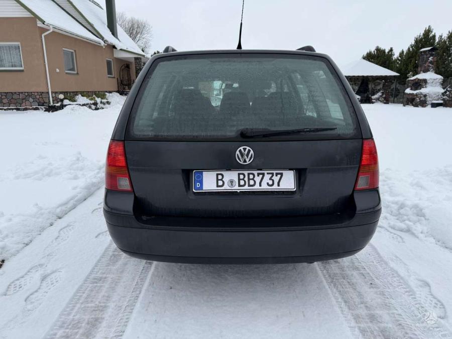 Grey Volkswagen Golf 2001 in Kedainiai, with an engine capacity of 1.90 L and mileage of 330 thousand km for 1249 €, photo 5 on AUTOMOTO.COM.LV