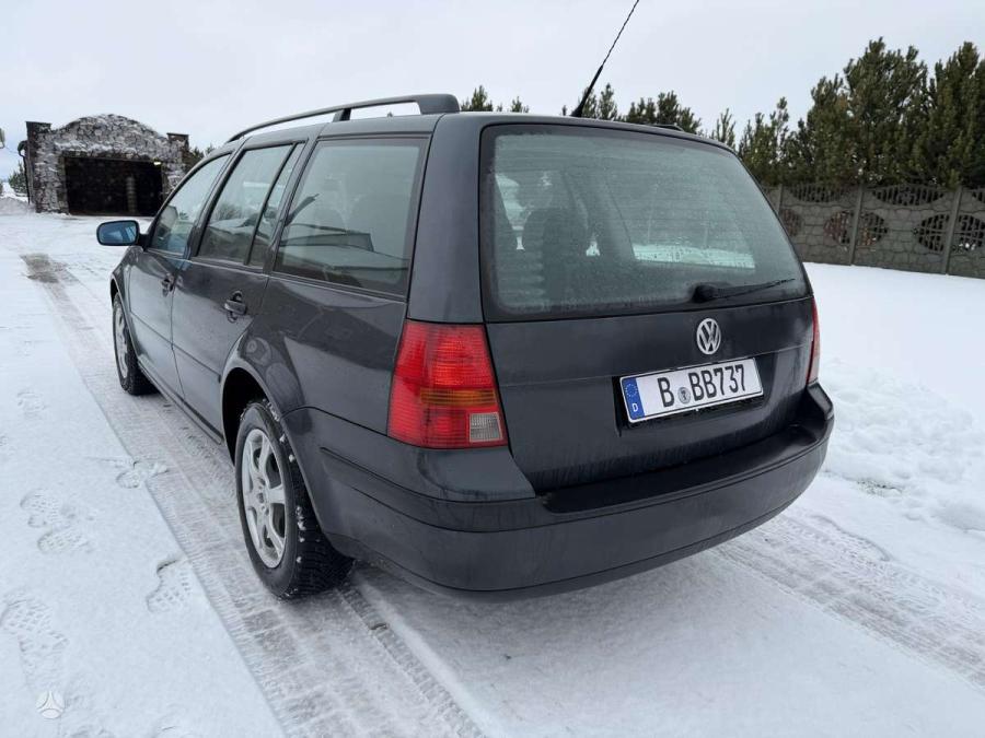 Grey Volkswagen Golf 2001 in Kedainiai, with an engine capacity of 1.90 L and mileage of 330 thousand km for 1249 €, photo 6 on AUTOMOTO.COM.LV