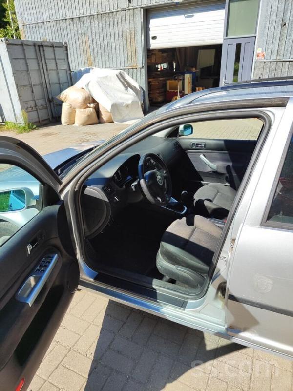 Grey Volkswagen Golf 2001 in Riga, with an engine capacity of 1.90 L and mileage of 415 thousand km for 900 €, photo 8 on AUTOMOTO.COM.LV