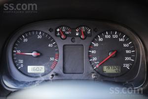 Pelēks Volkswagen Golf 2001 Ogre, ar dzinēja tilpumu 1.90 L un nobraukumu 199 tūkst. km par 2350 €, foto 13 vietnē AUTOMOTO.COM.LV