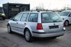 Grey Volkswagen Golf 2001 in Liepaja, with an engine capacity of 1.60 L and mileage of 206 thousand km for 2650 €, photo 3 on AUTOMOTO.COM.LV