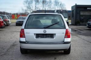 Grey Volkswagen Golf 2001 in Liepaja, with an engine capacity of 1.60 L and mileage of 206 thousand km for 2650 €, photo 4 on AUTOMOTO.COM.LV
