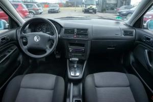 Grey Volkswagen Golf 2001 in Liepaja, with an engine capacity of 1.60 L and mileage of 206 thousand km for 2650 €, photo 8 on AUTOMOTO.COM.LV